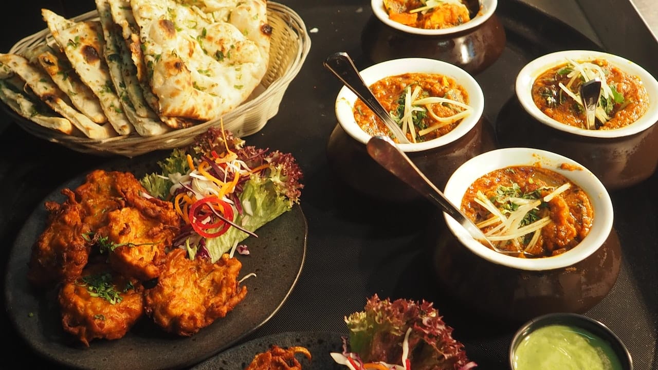 7 Tips to Successfully Hit Macros When Eating Out